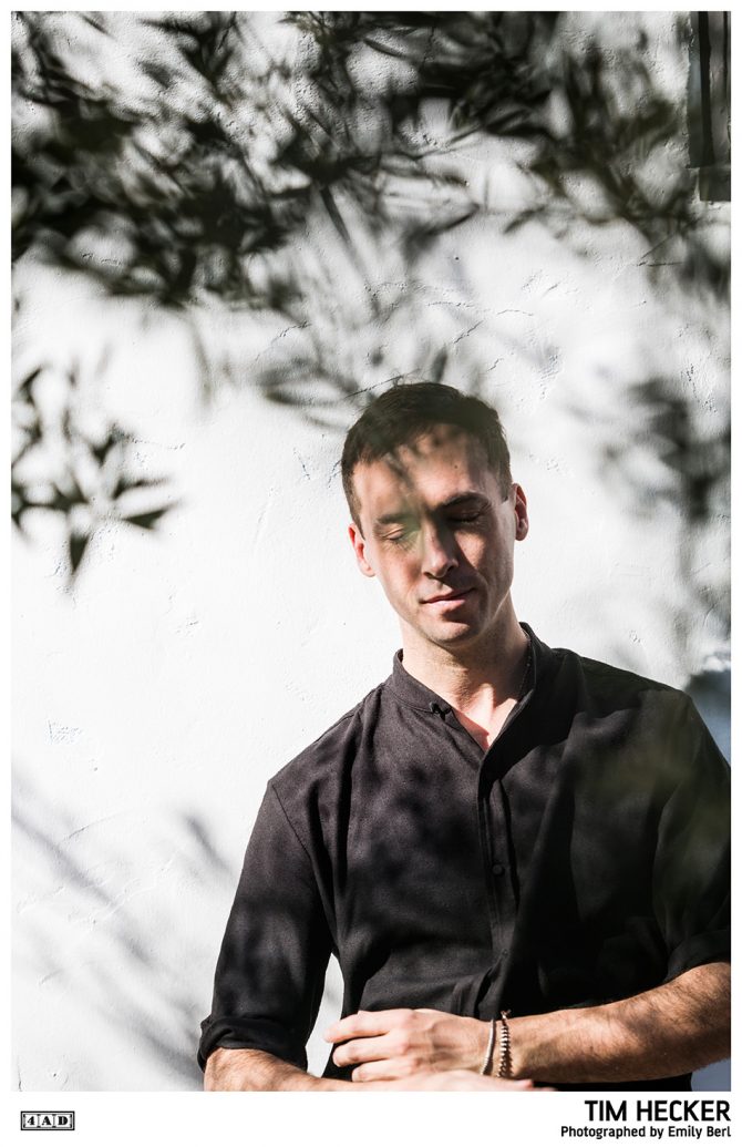 Tim Hecker、3年ぶりの来日が緊急決定！ 400名限定、一夜限りの貴重な公演 - Spincoaster (スピンコースター)