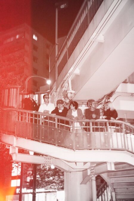 【INTERVIEW】抑圧された世界を自由に踊らすBillyrrom。加速する6人の向かう先とは