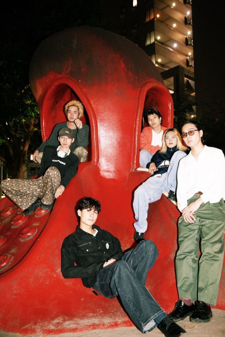 【INTERVIEW】抑圧された世界を自由に踊らすBillyrrom。加速する6人の向かう先とは