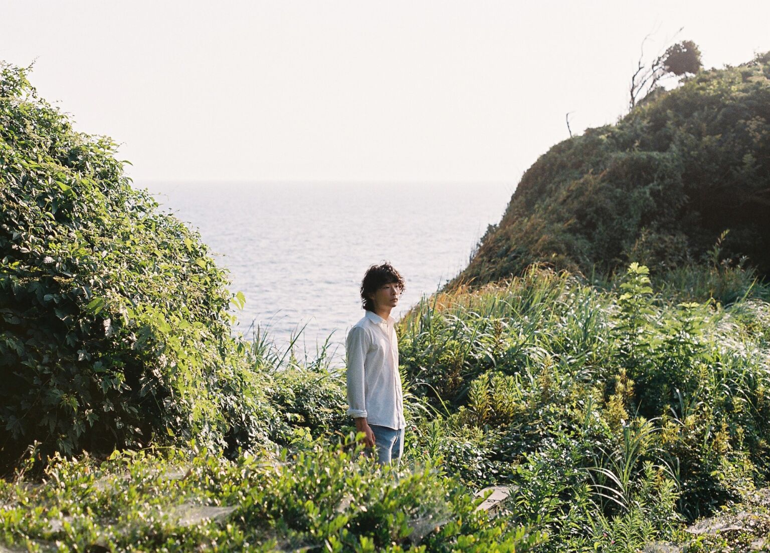 【INTERVIEW】luvis ｜ 「何かを次に繋いでいく存在でありたい」──揺らぎを追い求める音楽家が見据えるもの