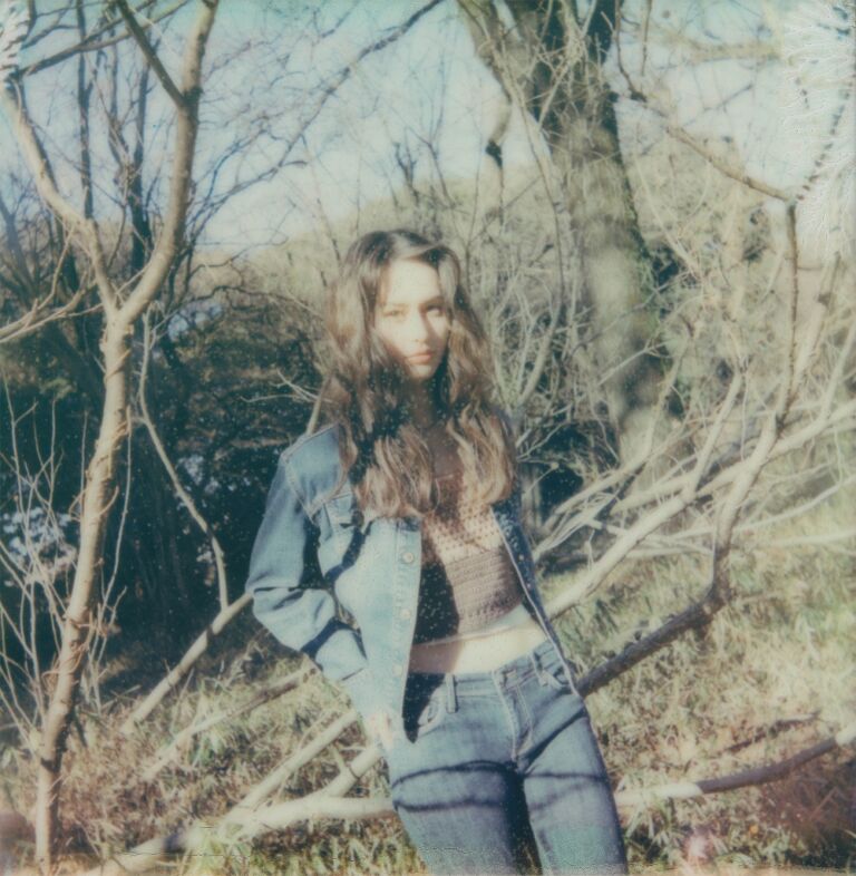 REJAY、新曲“Stand up”リリース ｜ 迷いごと鳴らすような、淡くて強いインディポップ