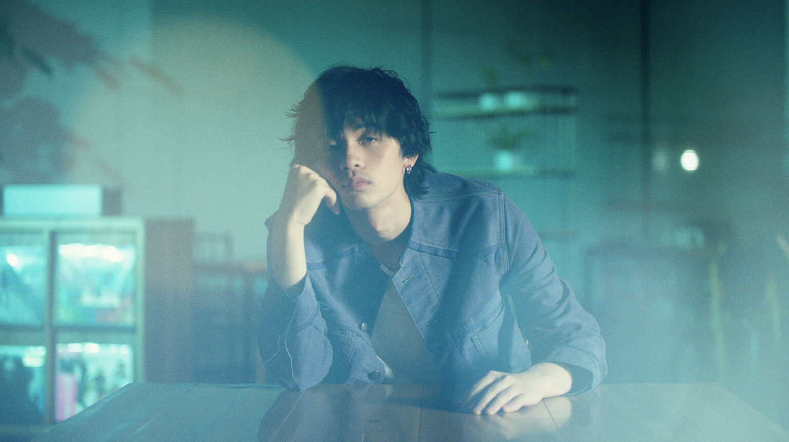 jo0ji、新曲“escaper”本日リリース 成田凌 ＆ 蘓武星香が出演するMVも