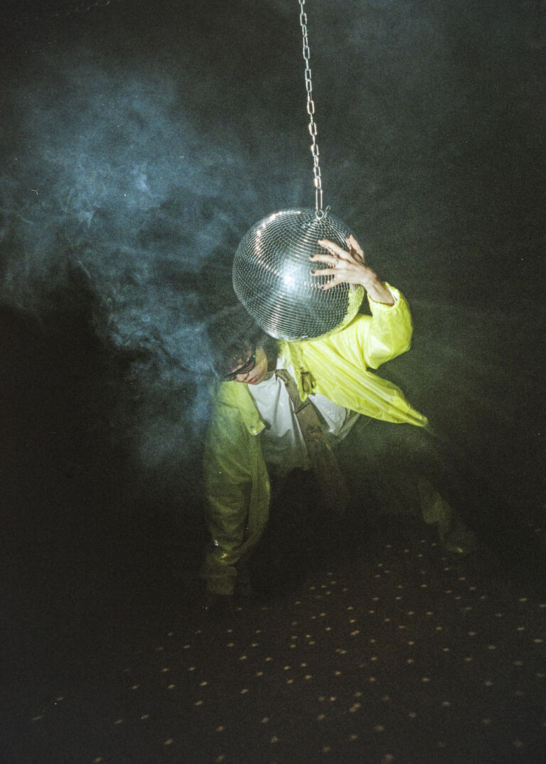 米SSW・JVKEの「golden hour」を藤井風がリミックス - Spincoaster (スピンコースター)