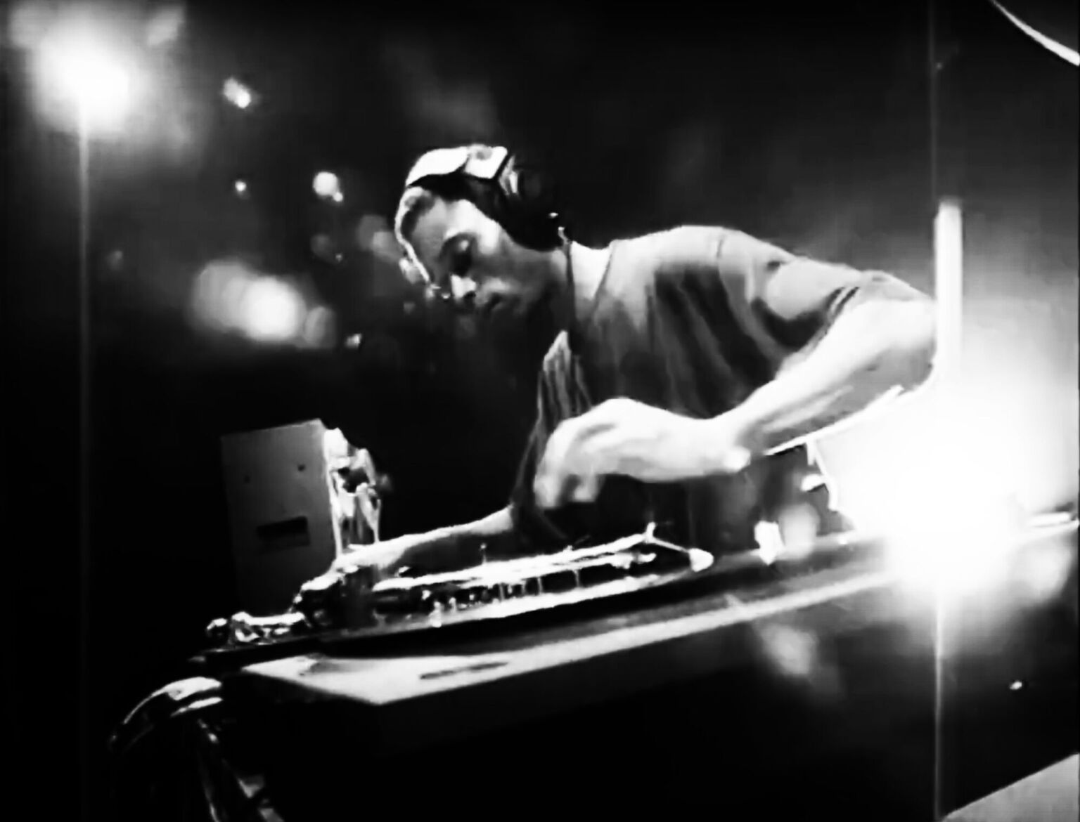 Jeff Mills『Live at Liquid Room』30周年記念ツアー開催、発掘映像の本邦初公開も